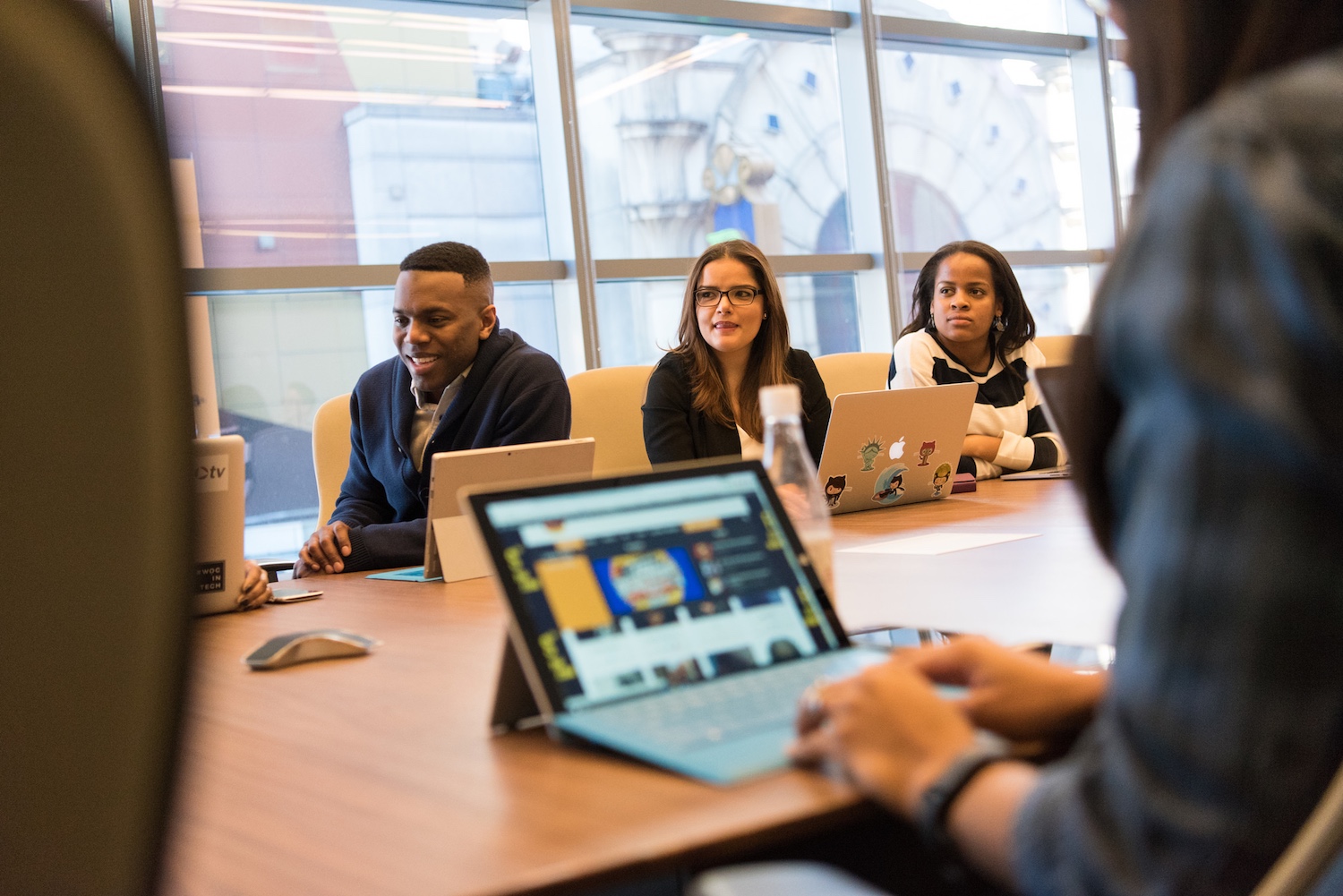 5 Tips for Hosting a Successful Small Business Event – Altitude Branding